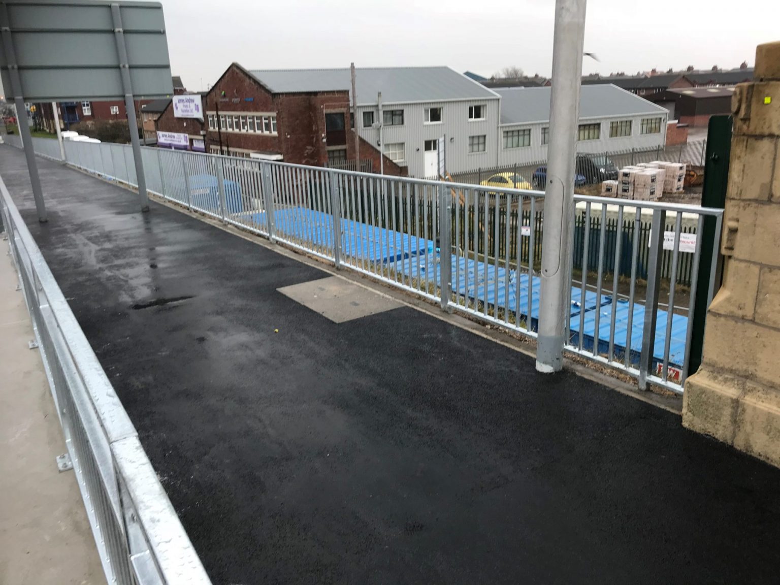 Pedestrian Parapet Guardrail - Street Furnishings